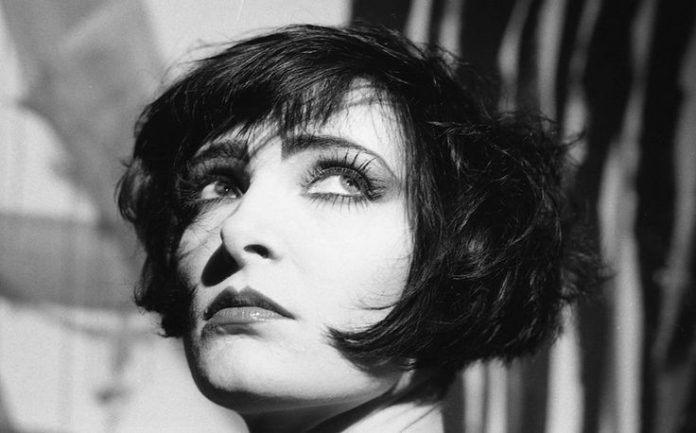 Siouxsie Sioux, regresa a los escenarios después de 10 años - Oro Solo ...