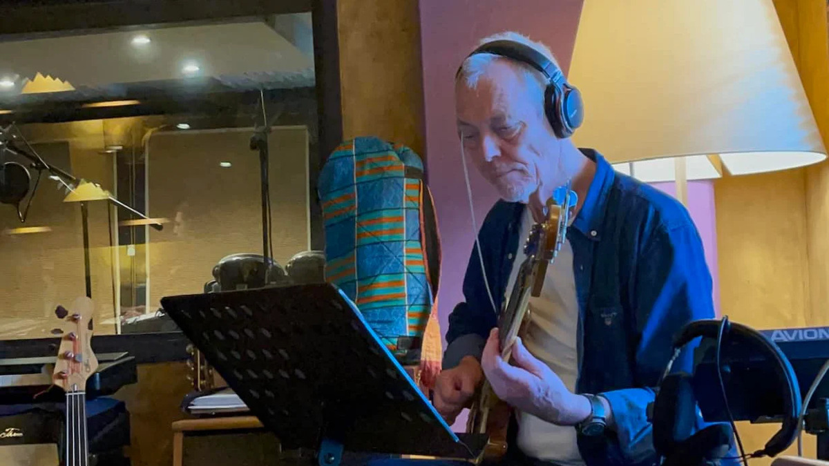 John Giblin muere a los 71 años - Oro Solo Hits 949 FM