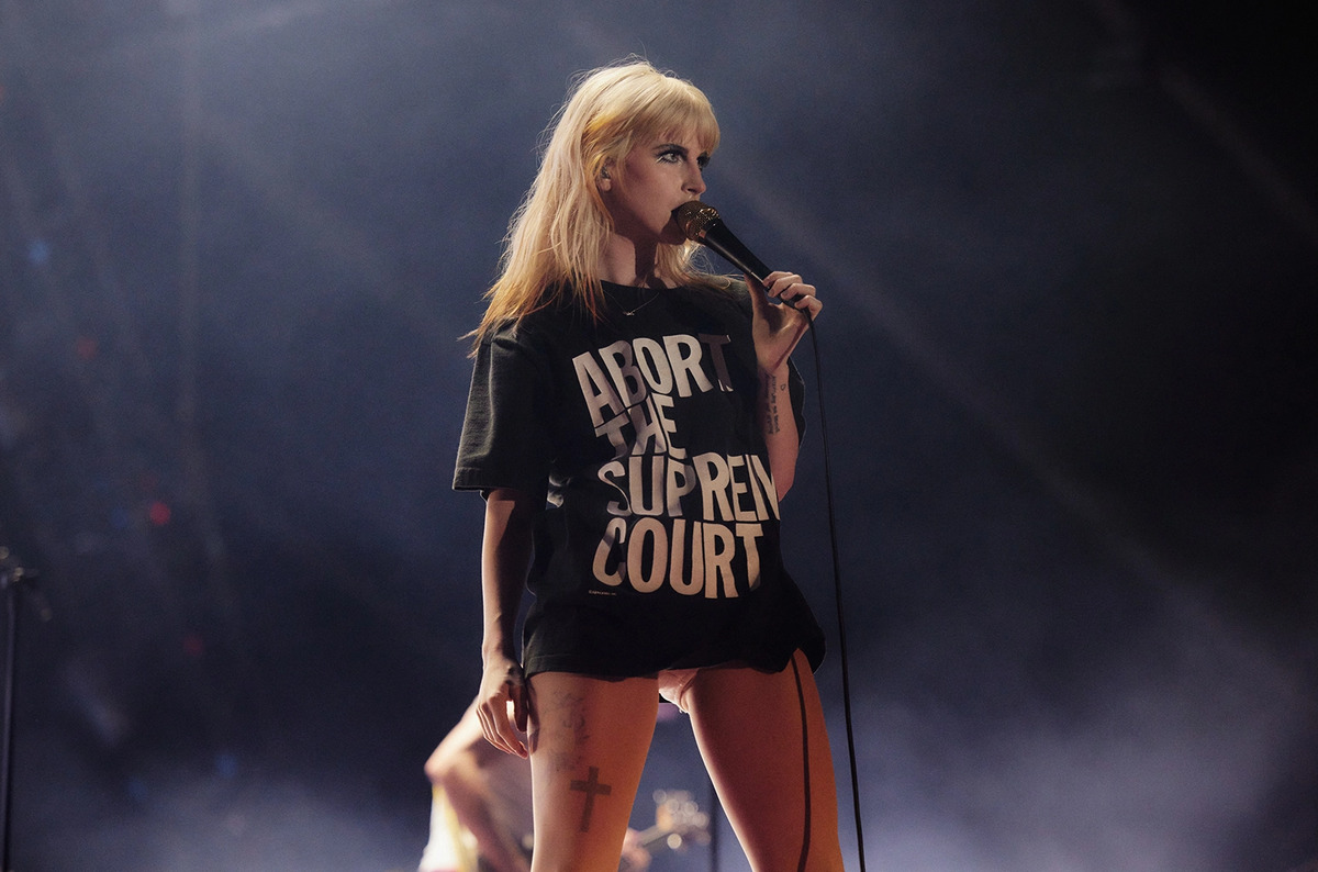 Hayley Williams se disculpa con fanáticos - Oro Solo Hits 949 FM